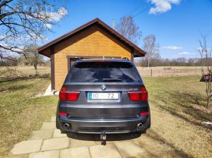Grey BMW X5 2011 in Cesis, with an engine capacity of 3.00 L and mileage of 305 thousand km for 12350 €, photo 15 on AUTOMOTO.COM.LV