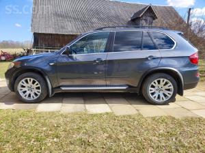 Grey BMW X5 2011 in Cesis, with an engine capacity of 3.00 L and mileage of 305 thousand km for 12350 €, photo 17 on AUTOMOTO.COM.LV