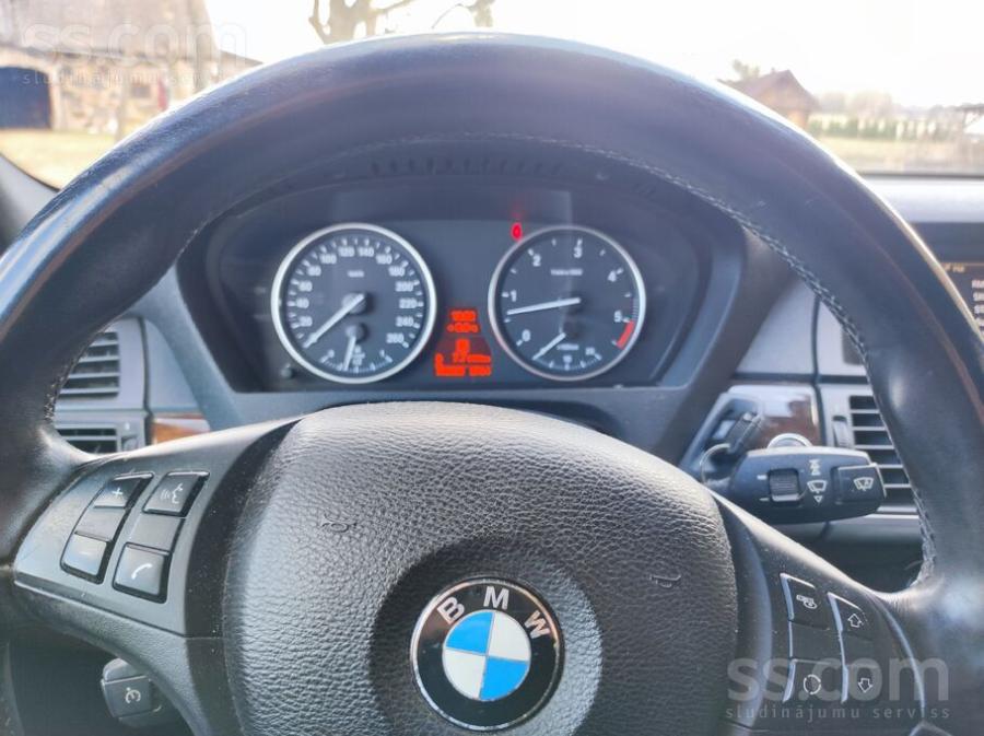 Grey BMW X5 2011 in Cesis, with an engine capacity of 3.00 L and mileage of 305 thousand km for 12350 €, photo 18 on AUTOMOTO.COM.LV