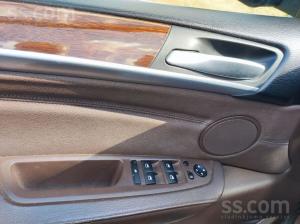 Grey BMW X5 2011 in Cesis, with an engine capacity of 3.00 L and mileage of 305 thousand km for 12350 €, photo 21 on AUTOMOTO.COM.LV