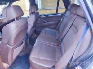 Grey BMW X5 2011 in Cesis, with an engine capacity of 3.00 L and mileage of 305 thousand km for 12350 €, photo 23 on AUTOMOTO.COM.LV