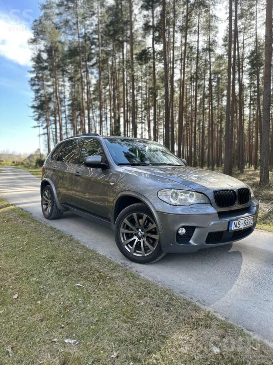 Pelēks BMW X5 2011 Rīga, ar dzinēja tilpumu 3.00 L un nobraukumu 256 tūkst. km par 12850 €, foto 4 vietnē AUTOMOTO.COM.LV