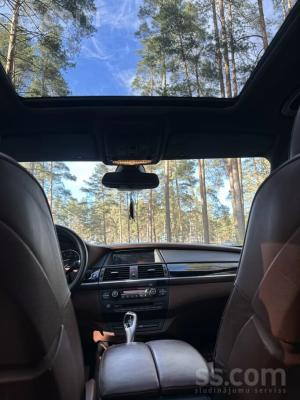 Pelēks BMW X5 2011 Rīga, ar dzinēja tilpumu 3.00 L un nobraukumu 256 tūkst. km par 12850 €, foto 8 vietnē AUTOMOTO.COM.LV