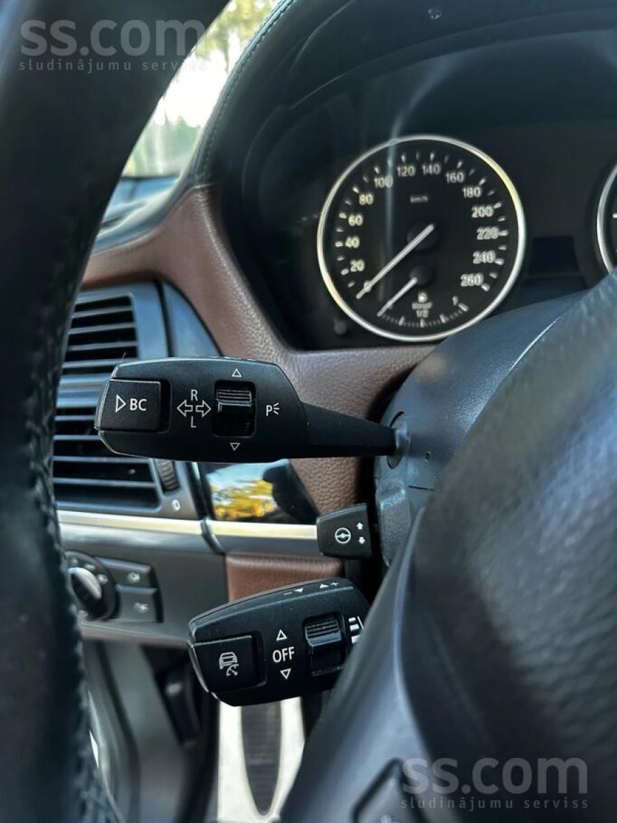 Pelēks BMW X5 2011 Rīga, ar dzinēja tilpumu 3.00 L un nobraukumu 256 tūkst. km par 12850 €, foto 12 vietnē AUTOMOTO.COM.LV
