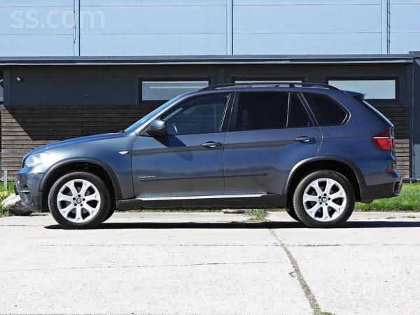Pelēks BMW X5 2011 Rīga, ar dzinēja tilpumu 3.00 L un nobraukumu 374 tūkst. km par 12390 €, foto 4 vietnē AUTOMOTO.COM.LV