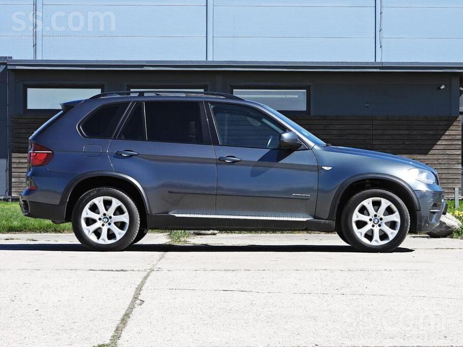Pelēks BMW X5 2011 Rīga, ar dzinēja tilpumu 3.00 L un nobraukumu 374 tūkst. km par 12390 €, foto 9 vietnē AUTOMOTO.COM.LV