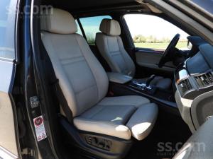 Pelēks BMW X5 2011 Rīga, ar dzinēja tilpumu 3.00 L un nobraukumu 374 tūkst. km par 12390 €, foto 15 vietnē AUTOMOTO.COM.LV