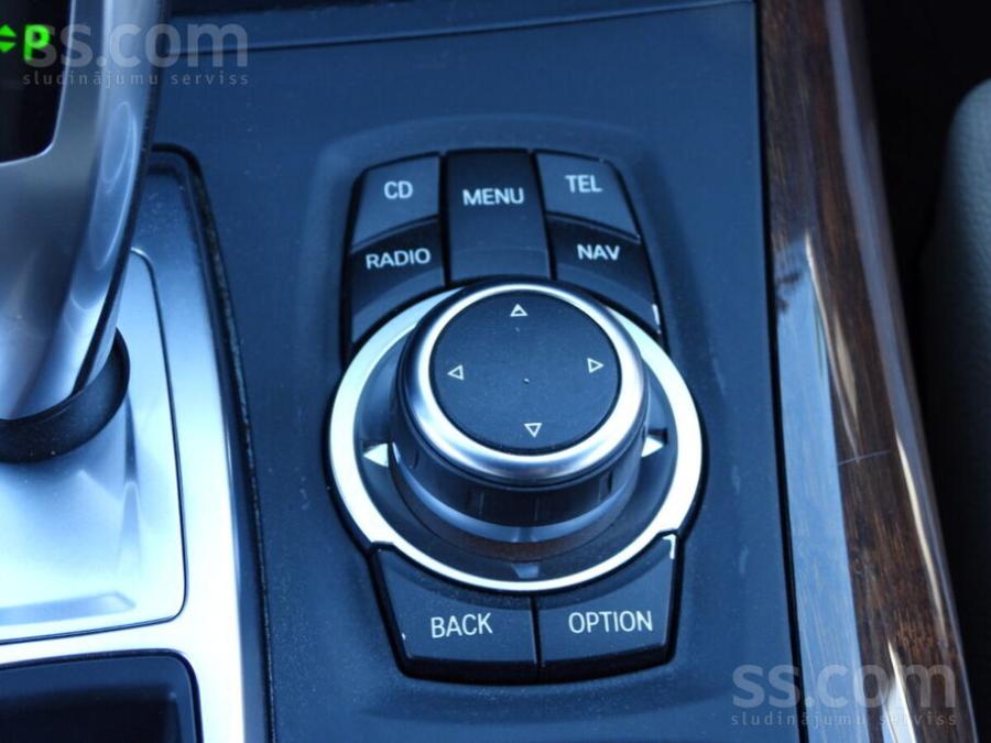 Pelēks BMW X5 2011 Rīga, ar dzinēja tilpumu 3.00 L un nobraukumu 374 tūkst. km par 12390 €, foto 24 vietnē AUTOMOTO.COM.LV
