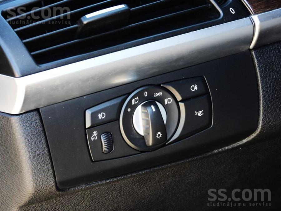 Pelēks BMW X5 2011 Rīga, ar dzinēja tilpumu 3.00 L un nobraukumu 374 tūkst. km par 12390 €, foto 25 vietnē AUTOMOTO.COM.LV