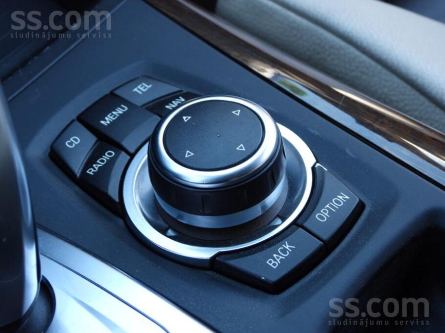 Pelēks BMW X5 2011 Rīga, ar dzinēja tilpumu 3.00 L un nobraukumu 374 tūkst. km par 12390 €, foto 28 vietnē AUTOMOTO.COM.LV