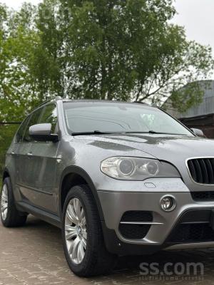 Pelēks BMW X5 2011 Rēzekne, ar dzinēja tilpumu 3.00 L un nobraukumu 244 tūkst. km par 12000 €, foto 5 vietnē AUTOMOTO.COM.LV