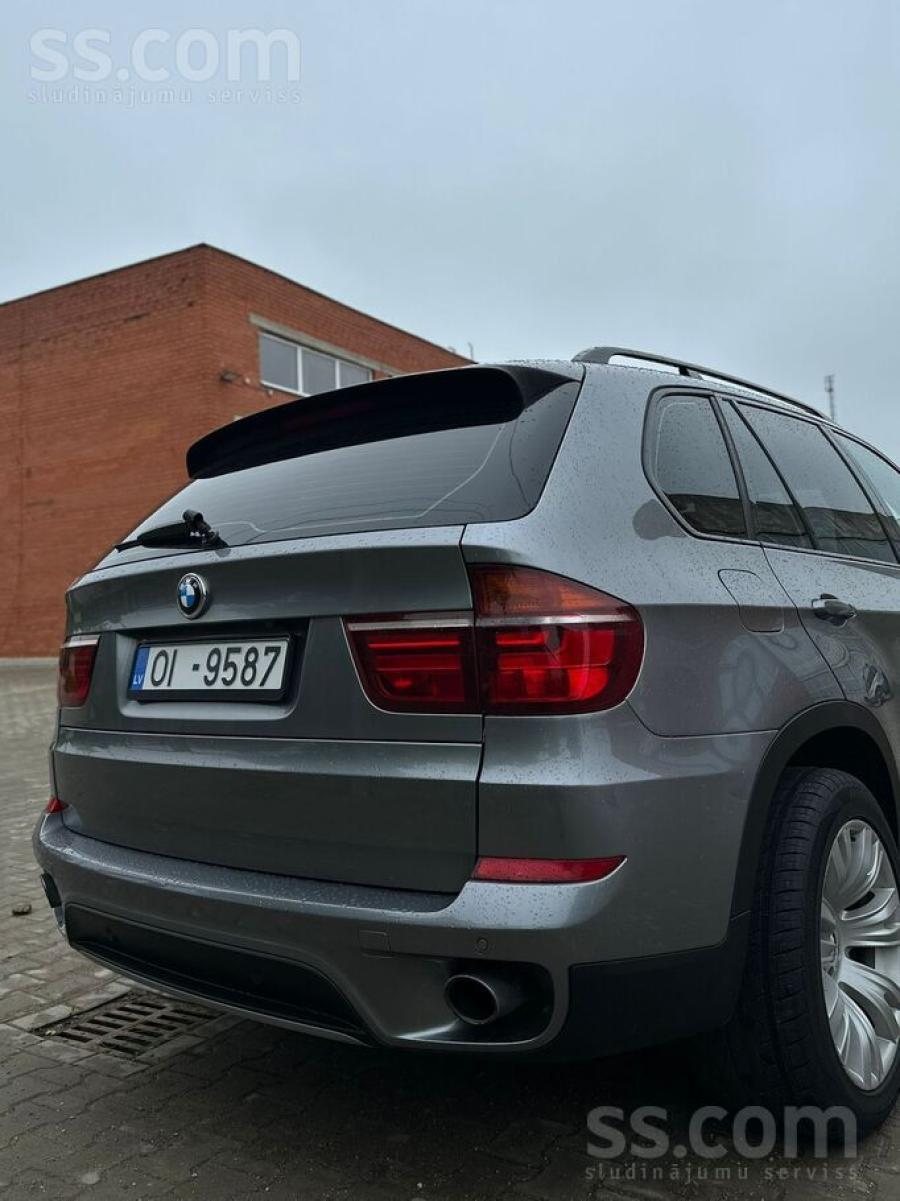 Pelēks BMW X5 2011 Rēzekne, ar dzinēja tilpumu 3.00 L un nobraukumu 244 tūkst. km par 12000 €, foto 9 vietnē AUTOMOTO.COM.LV