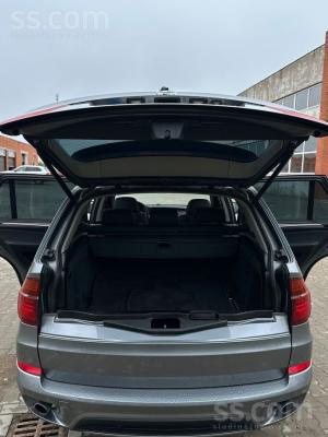 Pelēks BMW X5 2011 Rēzekne, ar dzinēja tilpumu 3.00 L un nobraukumu 244 tūkst. km par 12000 €, foto 13 vietnē AUTOMOTO.COM.LV