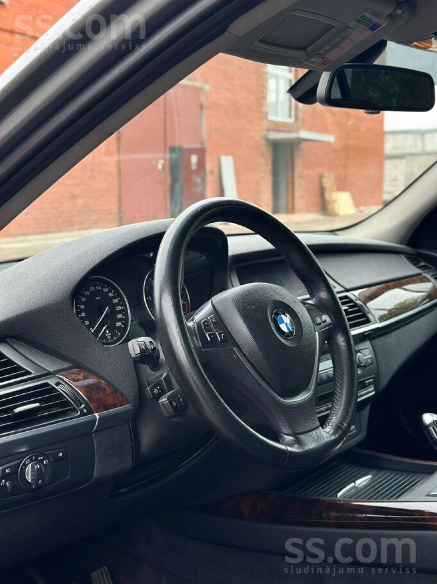 Pelēks BMW X5 2011 Rēzekne, ar dzinēja tilpumu 3.00 L un nobraukumu 244 tūkst. km par 12000 €, foto 14 vietnē AUTOMOTO.COM.LV