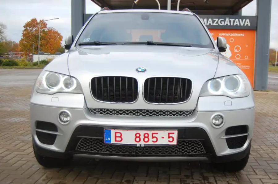 Grey BMW X5 2011 in Jekabpils, with an engine capacity of 3.00 L and mileage of 289 thousand km for 11300 €, photo 5 on AUTOMOTO.COM.LV