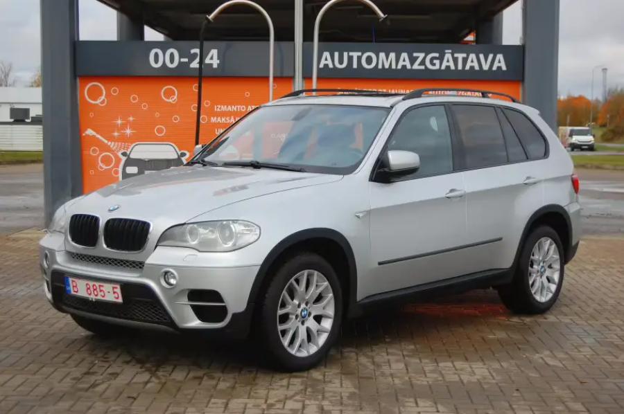 Grey BMW X5 2011 in Jekabpils, with an engine capacity of 3.00 L and mileage of 289 thousand km for 11300 €, photo 9 on AUTOMOTO.COM.LV