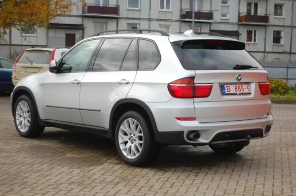 Pelēks BMW X5 2011 Jēkabpils, ar dzinēja tilpumu 3.00 L un nobraukumu 289 tūkst. km par 11300 €, foto 10 vietnē AUTOMOTO.COM.LV