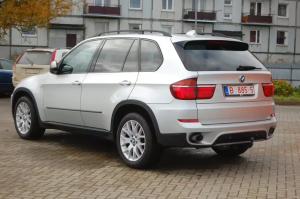 Grey BMW X5 2011 in Jekabpils, with an engine capacity of 3.00 L and mileage of 289 thousand km for 11300 €, photo 11 on AUTOMOTO.COM.LV