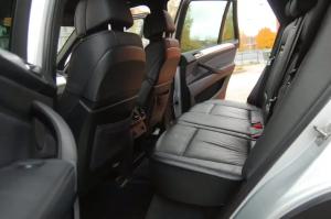 Grey BMW X5 2011 in Jekabpils, with an engine capacity of 3.00 L and mileage of 289 thousand km for 11300 €, photo 17 on AUTOMOTO.COM.LV
