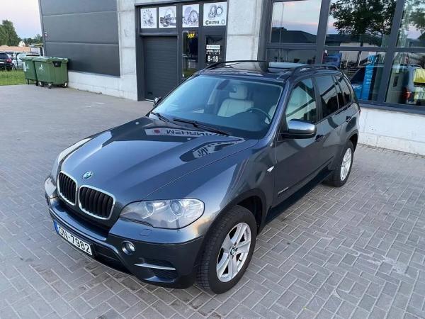 Pelēks BMW X5 2011 Cēsis, ar dzinēja tilpumu 3.00 L un nobraukumu 309 tūkst. km par 11750 €, foto 4 vietnē AUTOMOTO.COM.LV