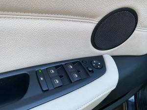 Grey BMW X5 2011 in Cesis, with an engine capacity of 3.00 L and mileage of 309 thousand km for 11750 €, photo 18 on AUTOMOTO.COM.LV