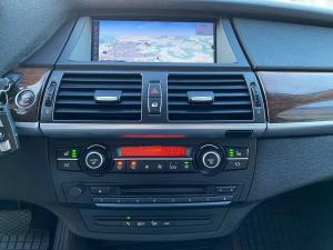 Grey BMW X5 2011 in Cesis, with an engine capacity of 3.00 L and mileage of 309 thousand km for 11750 €, photo 21 on AUTOMOTO.COM.LV
