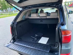 Grey BMW X5 2011 in Cesis, with an engine capacity of 3.00 L and mileage of 309 thousand km for 11750 €, photo 30 on AUTOMOTO.COM.LV