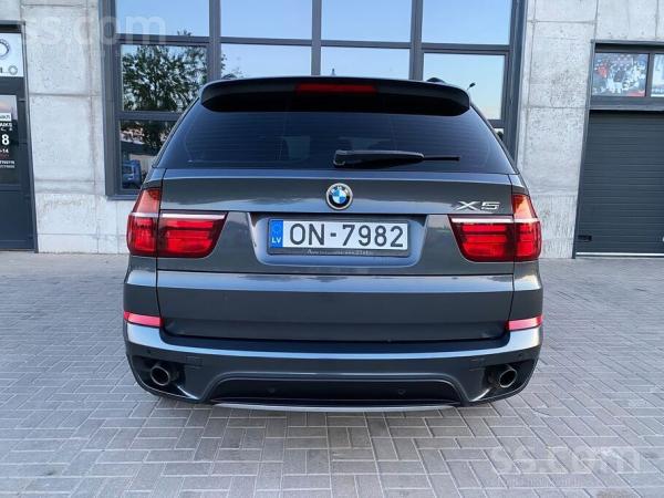 Pelēks BMW X5 2011 Cēsis, ar dzinēja tilpumu 3.00 L un nobraukumu 309 tūkst. km par 11750 €, foto 10 vietnē AUTOMOTO.COM.LV