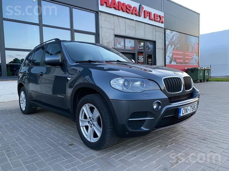 Pelēks BMW X5 2011 Cēsis, ar dzinēja tilpumu 3.00 L un nobraukumu 309 tūkst. km par 11750 €, foto 1 vietnē AUTOMOTO.COM.LV