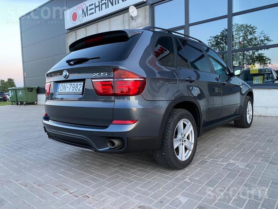 Pelēks BMW X5 2011 Cēsis, ar dzinēja tilpumu 3.00 L un nobraukumu 309 tūkst. km par 11750 €, foto 7 vietnē AUTOMOTO.COM.LV