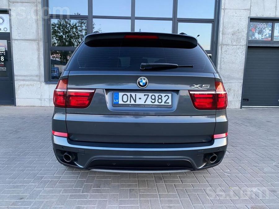 Pelēks BMW X5 2011 Cēsis, ar dzinēja tilpumu 3.00 L un nobraukumu 309 tūkst. km par 11750 €, foto 11 vietnē AUTOMOTO.COM.LV