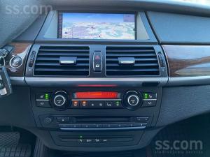 Pelēks BMW X5 2011 Cēsis, ar dzinēja tilpumu 3.00 L un nobraukumu 309 tūkst. km par 11750 €, foto 21 vietnē AUTOMOTO.COM.LV