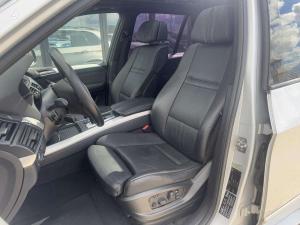 Pelēks BMW X5 2011 Viļņa, ar dzinēja tilpumu 3.00 L un nobraukumu 231 tūkst. km par 10350 €, foto 6 vietnē AUTOMOTO.COM.LV