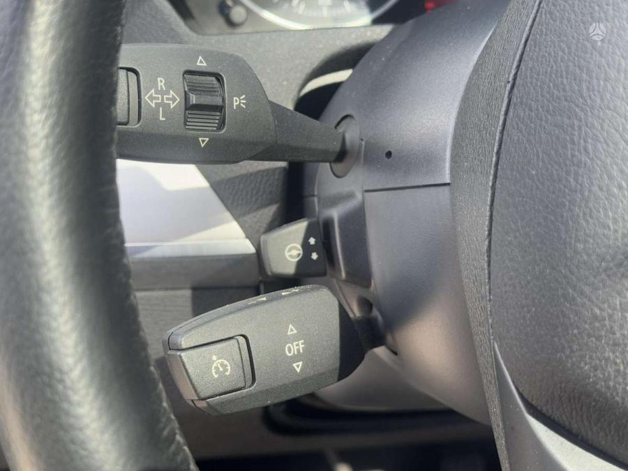 Pelēks BMW X5 2011 Viļņa, ar dzinēja tilpumu 3.00 L un nobraukumu 231 tūkst. km par 10350 €, foto 18 vietnē AUTOMOTO.COM.LV