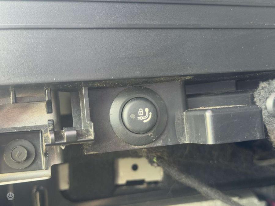 Pelēks BMW X5 2011 Viļņa, ar dzinēja tilpumu 3.00 L un nobraukumu 231 tūkst. km par 10350 €, foto 19 vietnē AUTOMOTO.COM.LV