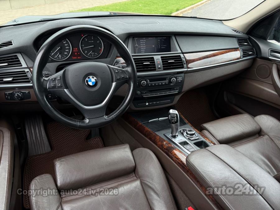 Pelēks BMW X5 2011 Tartu, ar dzinēja tilpumu 3.00 L un nobraukumu 320 tūkst. km par 9200 €, foto 8 vietnē AUTOMOTO.COM.LV