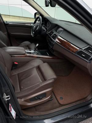 Pelēks BMW X5 2011 Tartu, ar dzinēja tilpumu 3.00 L un nobraukumu 320 tūkst. km par 9200 €, foto 9 vietnē AUTOMOTO.COM.LV