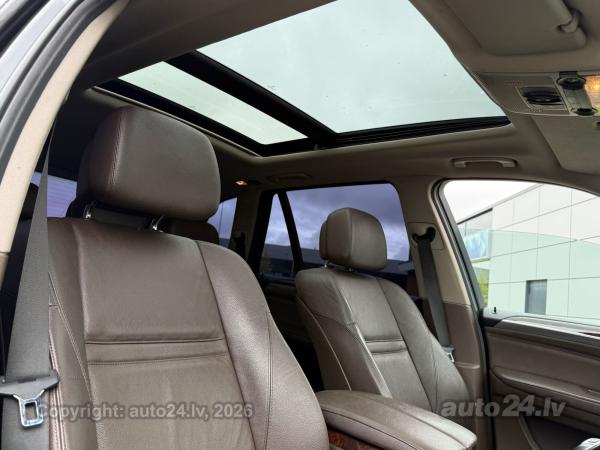Grey BMW X5 2011 in Tartu, with an engine capacity of 3.00 L and mileage of 320 thousand km for 9200 €, photo 9 on AUTOMOTO.COM.LV