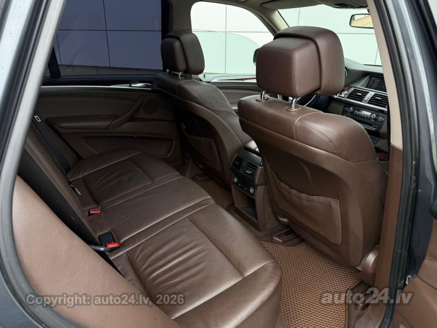 Pelēks BMW X5 2011 Tartu, ar dzinēja tilpumu 3.00 L un nobraukumu 320 tūkst. km par 9200 €, foto 11 vietnē AUTOMOTO.COM.LV
