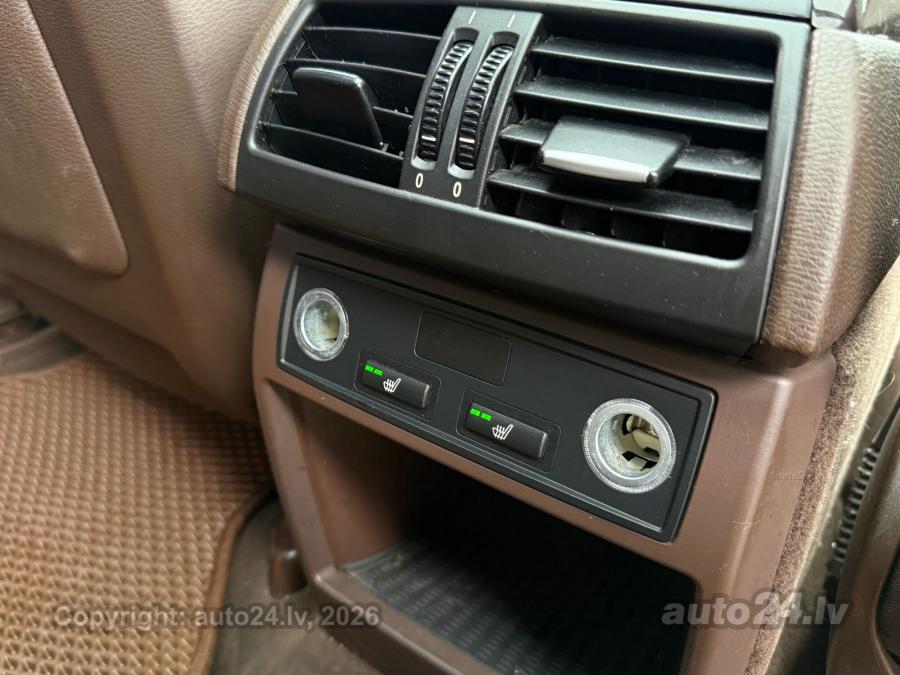 Pelēks BMW X5 2011 Tartu, ar dzinēja tilpumu 3.00 L un nobraukumu 320 tūkst. km par 9200 €, foto 12 vietnē AUTOMOTO.COM.LV