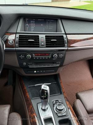 Pelēks BMW X5 2011 Tartu, ar dzinēja tilpumu 3.00 L un nobraukumu 320 tūkst. km par 9200 €, foto 14 vietnē AUTOMOTO.COM.LV