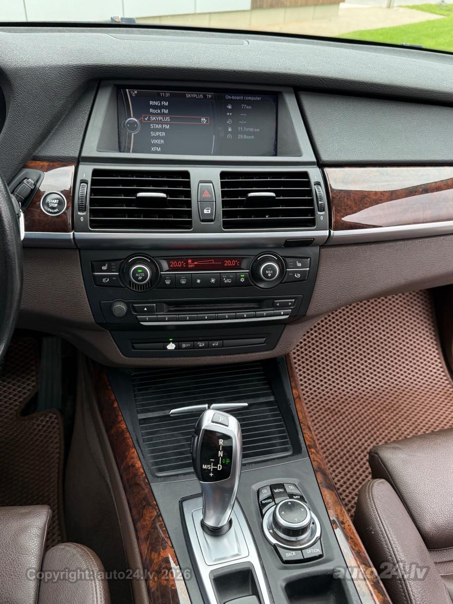 Pelēks BMW X5 2011 Tartu, ar dzinēja tilpumu 3.00 L un nobraukumu 320 tūkst. km par 9200 €, foto 14 vietnē AUTOMOTO.COM.LV