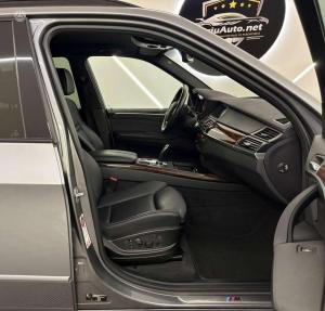 Grey BMW X5 2011 in Marijampole, with an engine capacity of 2.99 L and mileage of 285 thousand km for 10999 €, photo 14 on AUTOMOTO.COM.LV