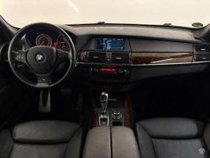 Grey BMW X5 2011 in Marijampole, with an engine capacity of 2.99 L and mileage of 285 thousand km for 10999 €, photo 17 on AUTOMOTO.COM.LV