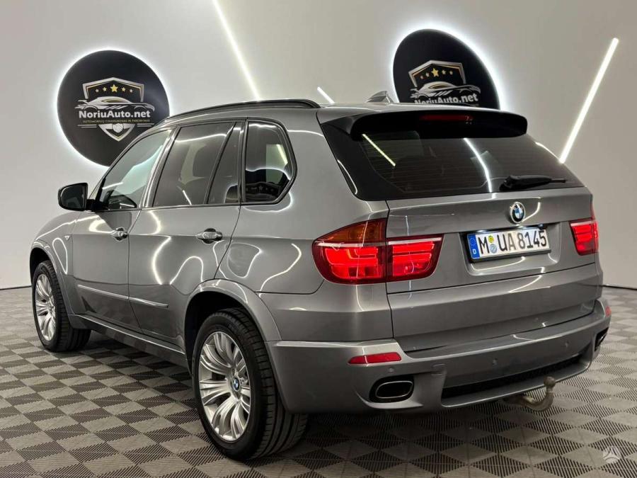 Grey BMW X5 2011 in Marijampole, with an engine capacity of 2.99 L and mileage of 285 thousand km for 10999 €, photo 28 on AUTOMOTO.COM.LV