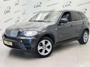 Grey BMW X5 2011 in Vilnius, with an engine capacity of 2.99 L and mileage of 264 thousand km for 8900 €, photo  on AUTOMOTO.COM.LV