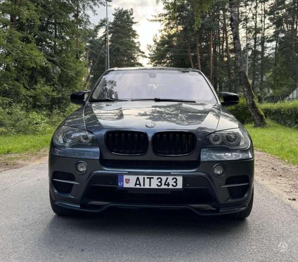 Grey BMW X5 2011 in Vilnius, with an engine capacity of 3.00 L and mileage of 346 thousand km for 9700 €, photo 3 on AUTOMOTO.COM.LV