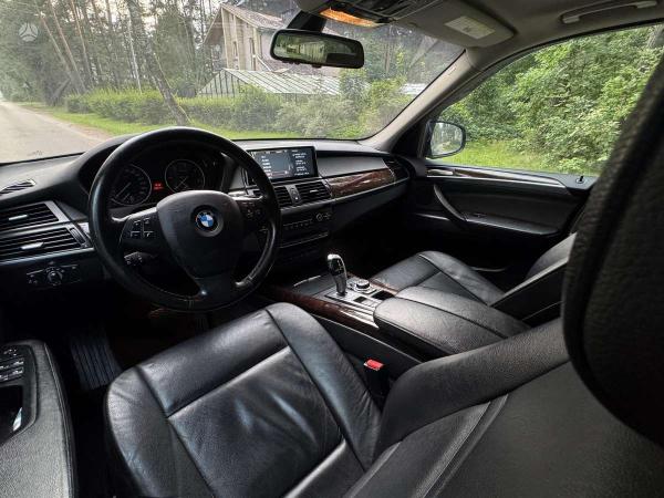 Grey BMW X5 2011 in Vilnius, with an engine capacity of 3.00 L and mileage of 346 thousand km for 9700 €, photo 9 on AUTOMOTO.COM.LV