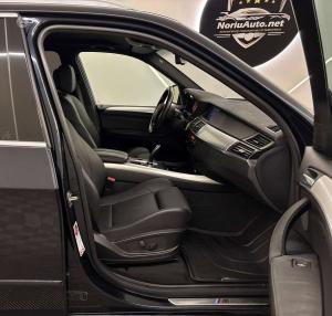 Grey BMW X5 2011 in Marijampole, with an engine capacity of 2.99 L and mileage of 363 thousand km for 9999 €, photo 9 on AUTOMOTO.COM.LV