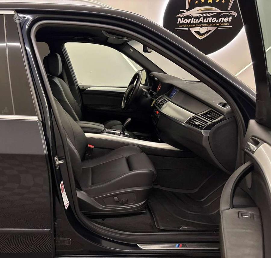 Grey BMW X5 2011 in Marijampole, with an engine capacity of 2.99 L and mileage of 363 thousand km for 9999 €, photo 9 on AUTOMOTO.COM.LV